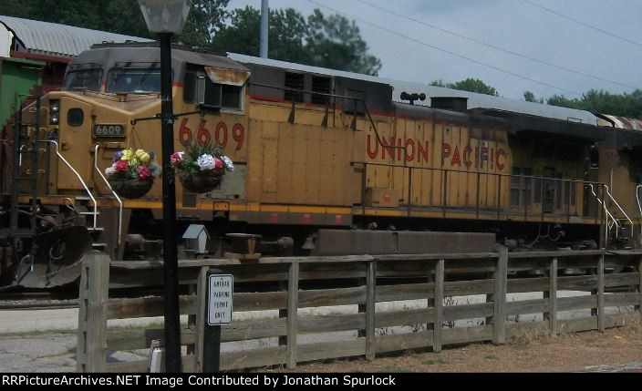 UP 6609, conductor's side